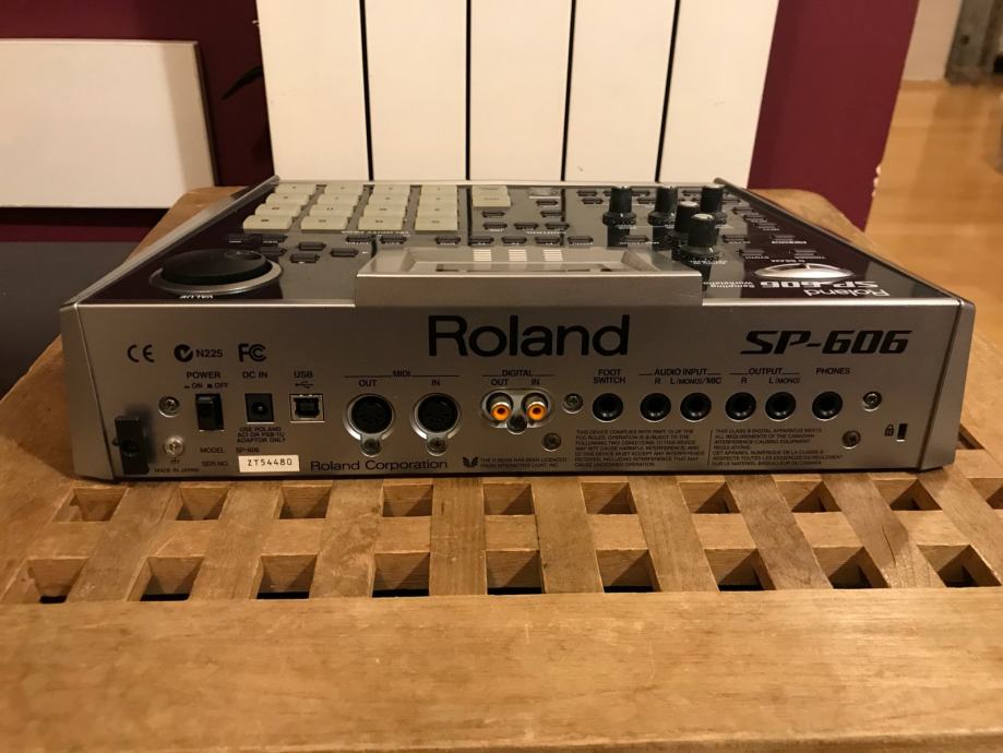 Roland SP-606 Sampling Workstation sampler