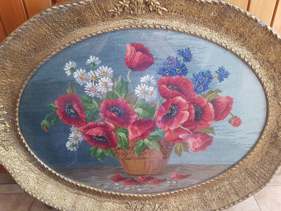 goblen makovi s ovalnim okvirom