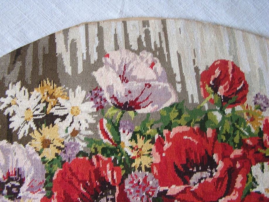 Veliki ovalni goblen *Poljsko cvijeće* - 72 x 53 cm