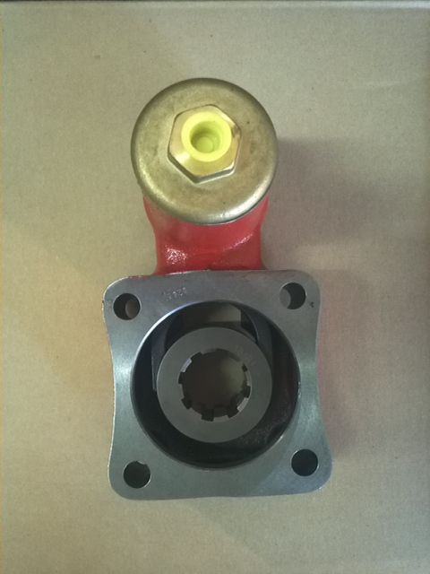 ADAPTER 1:1 ZA MONTAŽU ISO4 PUMPE NA ORIG. PTO ZF N221/10