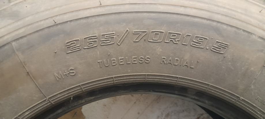 gume 265/70/19,5