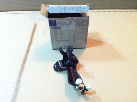 Klizač kliznih vrata (srednji) za Mercedes VITO 639