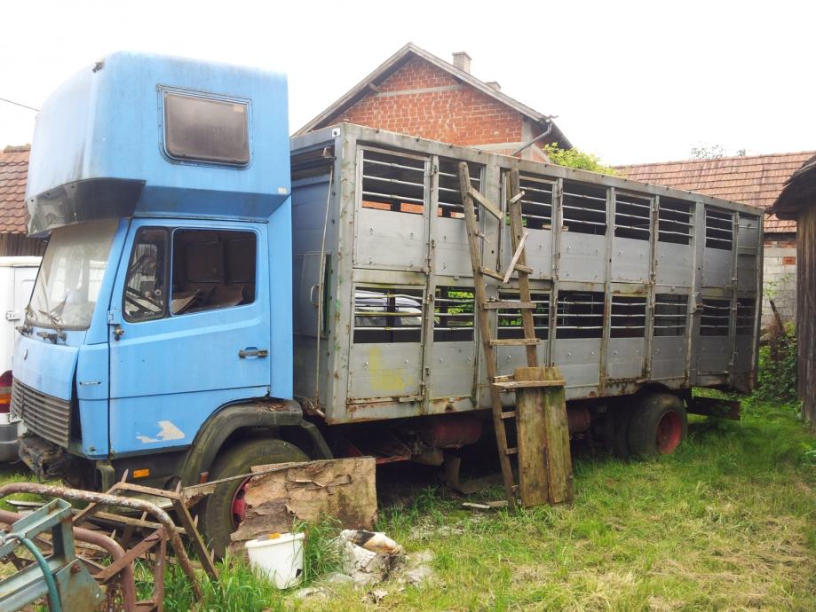 SANDUK STOČAR OD KAMIONA MERCEDES