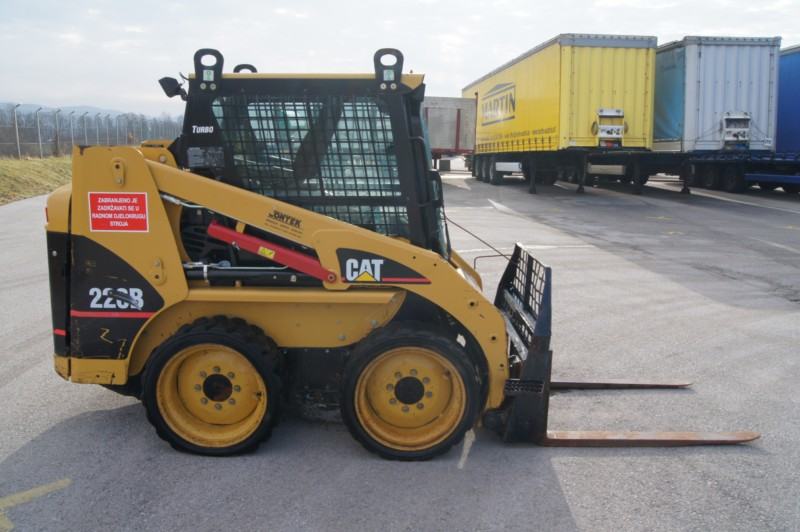 CATERPILLAR 226B (269)