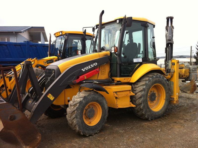 Kombinirka VOLVO BL61 2007g. SAMO 1900radnih sati kao nova!