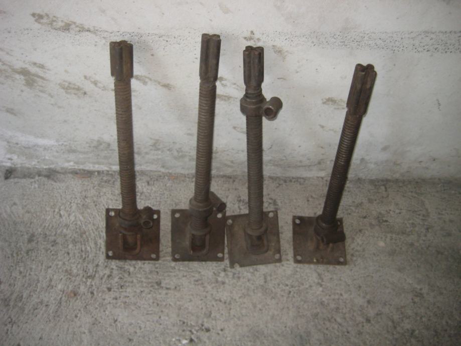 PODESIVE STOPE ZA SKELU