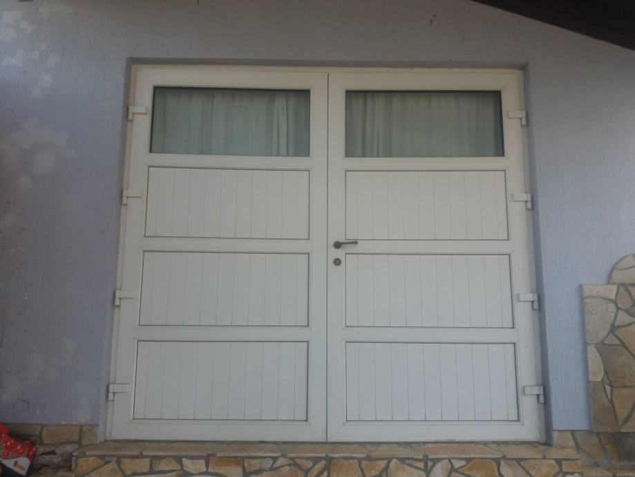 GARAŽNA VRATA PVC
