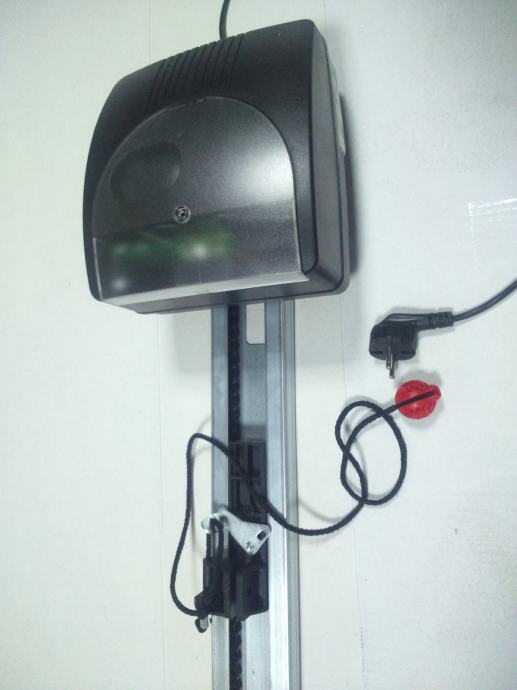 Motor za garažna vrata do 8m2 Novoferm Tormatic RUN500