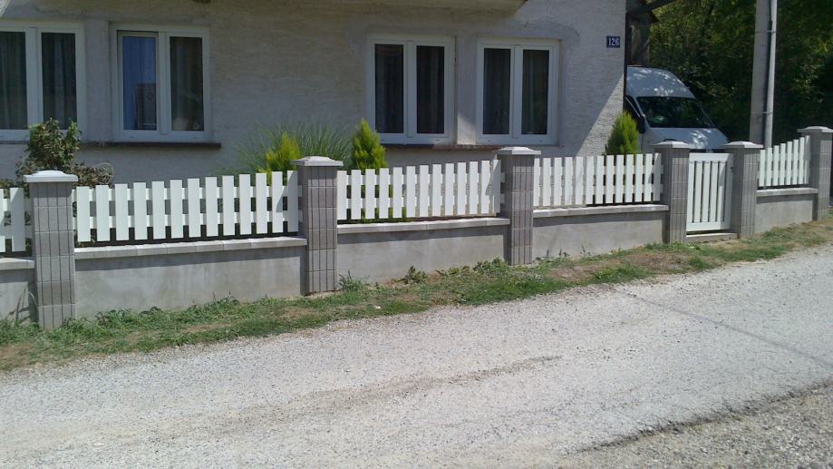 PLASTIČNE Pvc OGRADE I DVORISNA VRATA