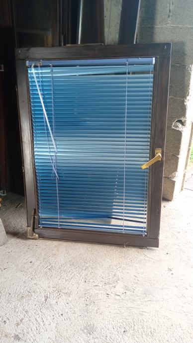 Polovna ulazna vrata