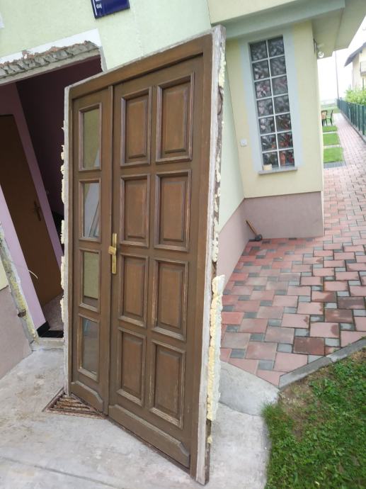 Prodajem polovna ulazna vrata