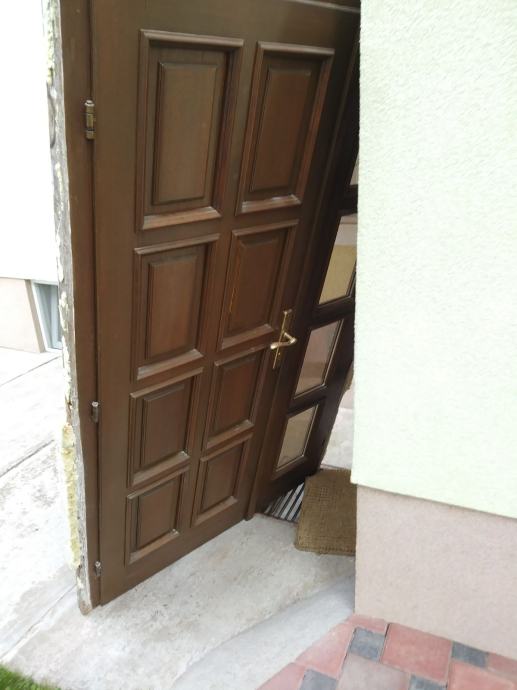 Prodajem polovna ulazna vrata