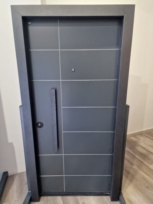 Ulazna vrata, protuprovalna/protupožarna sa certifikatom EI2 30-C-S200