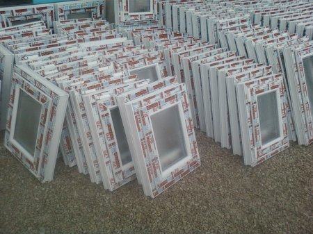 Prozor 60x60 (mutno staklo)