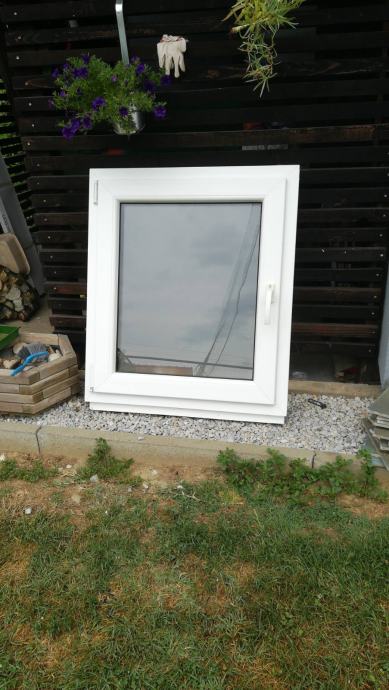 PVC PROZOR (duplo staklo, mutno)