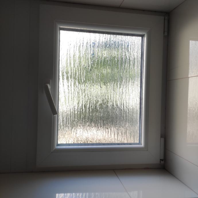 Pvc prozor sa zamućenim staklom 60x70 cm