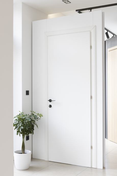 Sobna vrata - bijeli dekor