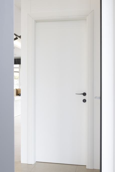 Sobna vrata - bijeli dekor