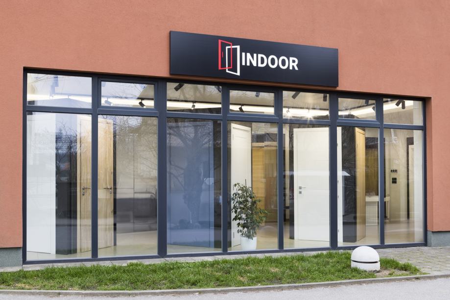 Sobna vrata - bijeli dekor