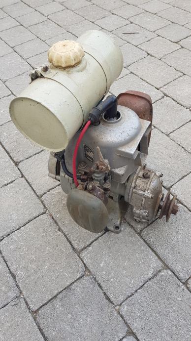 benzinski motor za mješalicu