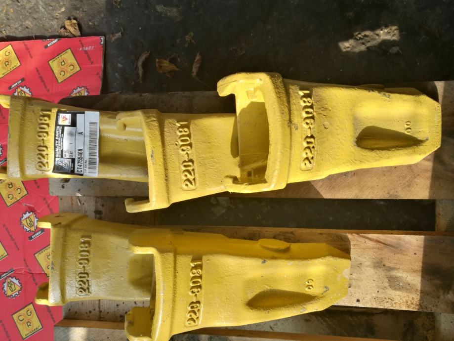 CATERPILLAR CAT ZUBI - TIPS K80 ZA KORPU ser br zubi: 2209081