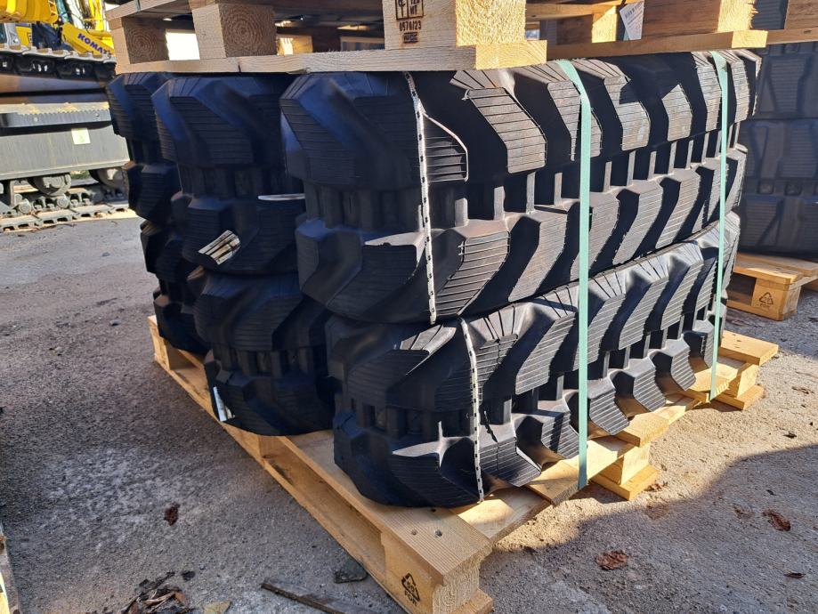 Gumene gusjenice Kuhn 300x52,5x86N Komatsu PC30 - Novo Isporuka odmah