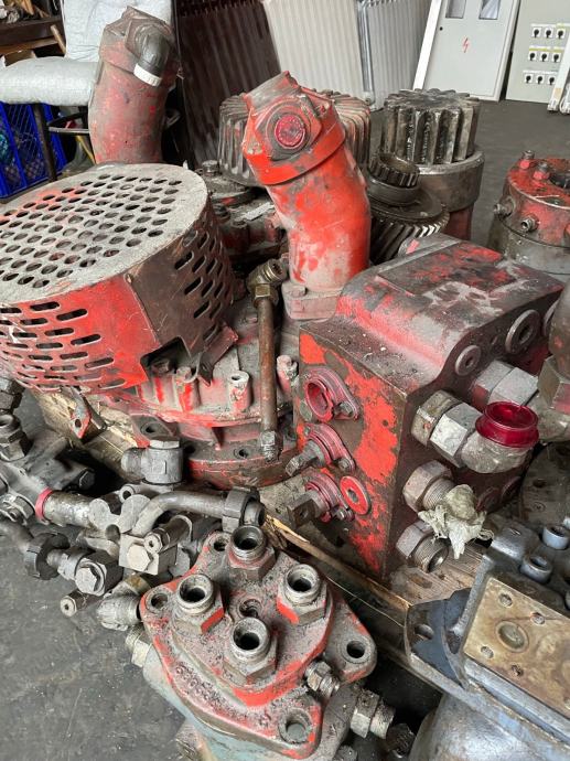 Motor za bager RH6 i MH6