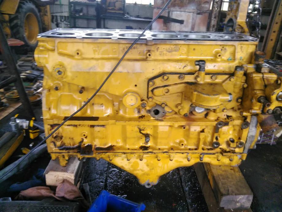 PRODAJEM SHORT BLOCK CATERPILLAR 3116