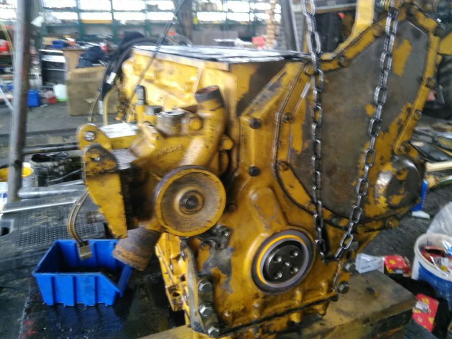 PRODAJEM SHORT BLOCK CATERPILLAR 3116