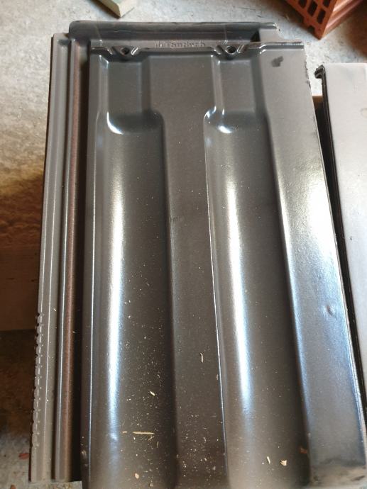 Crijep Jupiter Tondach Engoba crni