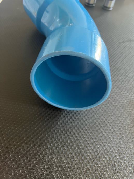 Koljeno PVC fi 90mm pod 45 stupnjeva za bazene