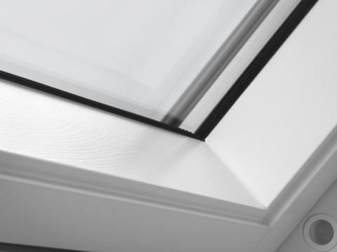 VELUX GGL 2070 MK27 KROVNI PROZOR 78x62 cm
