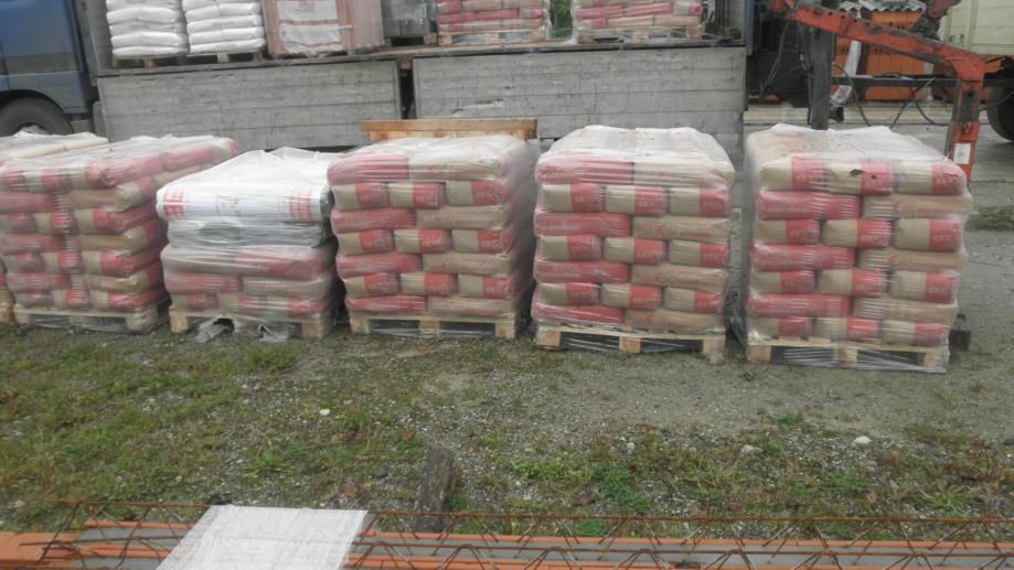 CEMENT prodajem 42,5N