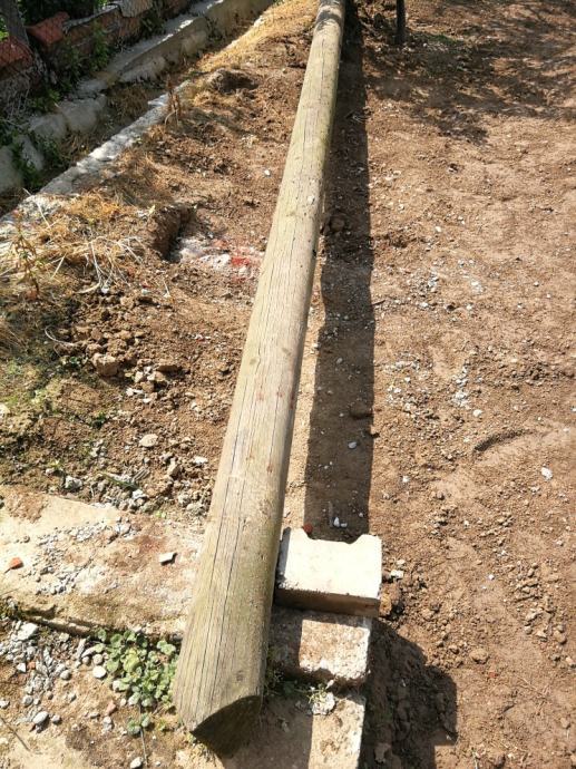 Drveni stup - bandera