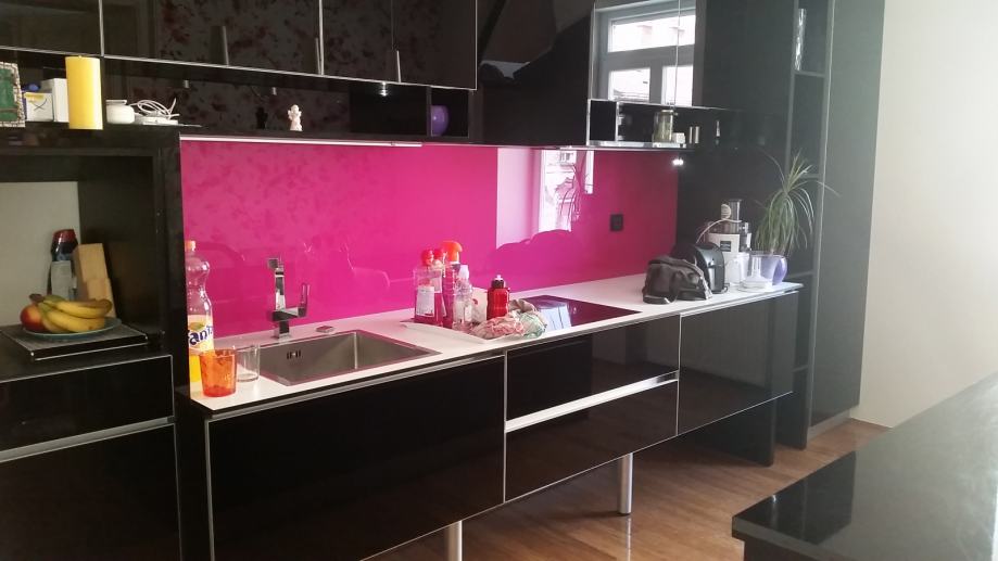 Kuhinjska stakla staklo za zid u kuhinji u boji po ralu i slikom