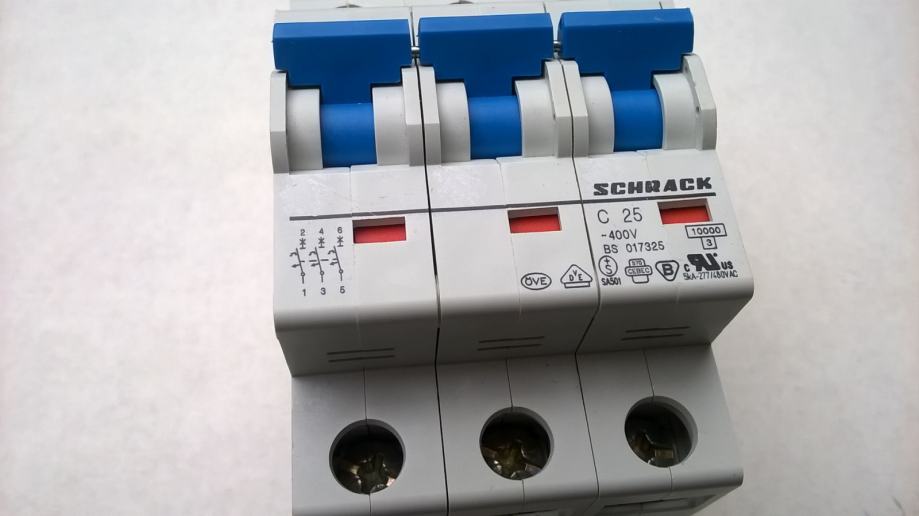 osigurač automatski 3P 25A
