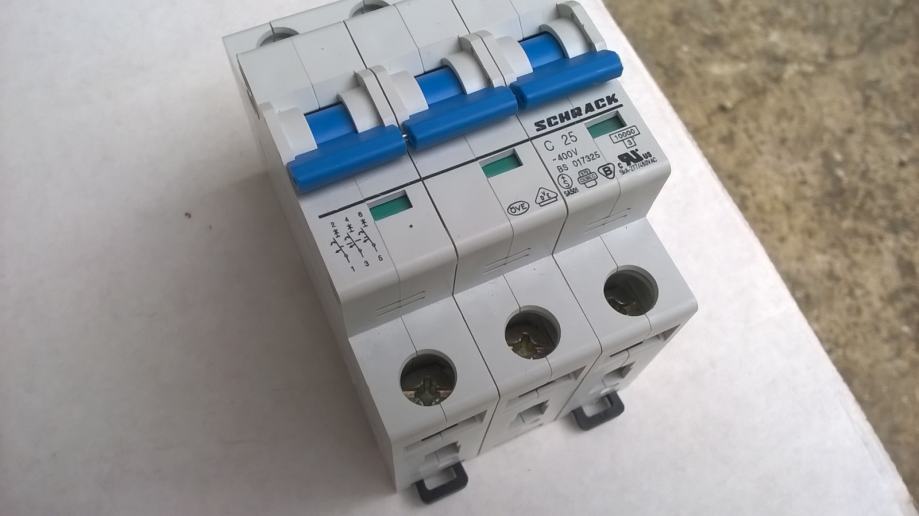 osigurač automatski 3P 25A
