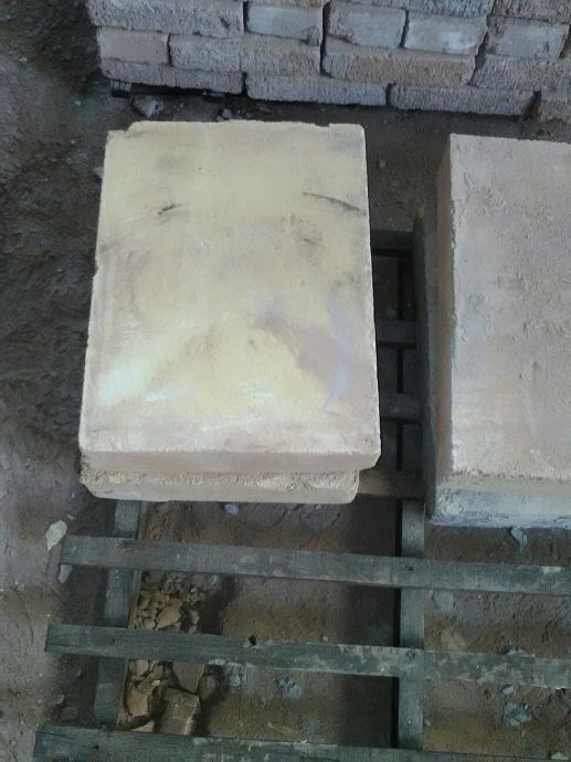 Šamotne ploce 50*50*10cm i 50*37*10cm
