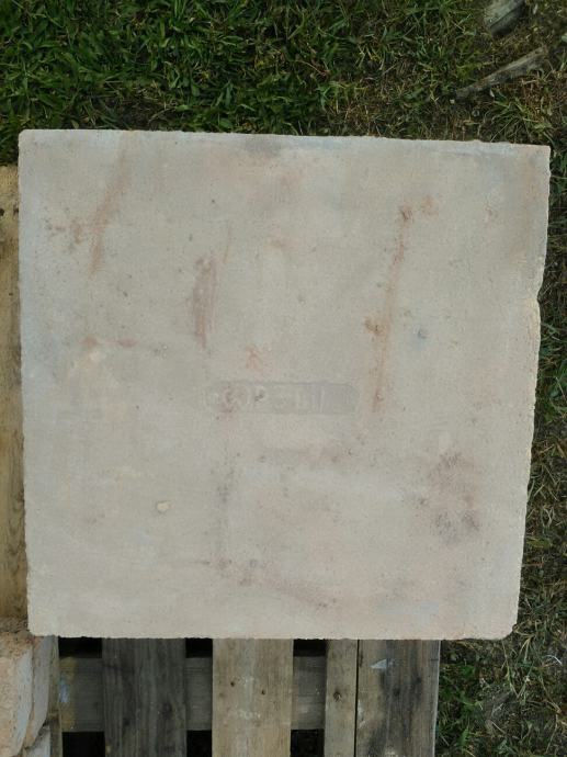 Šamotne ploce 50*50*10cm i 50*37*10cm