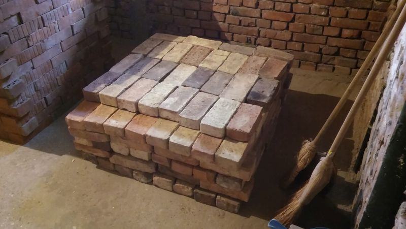 Stara opeka (cigla) puna i šuplja, odlično stanje, samo 1 kn/kom