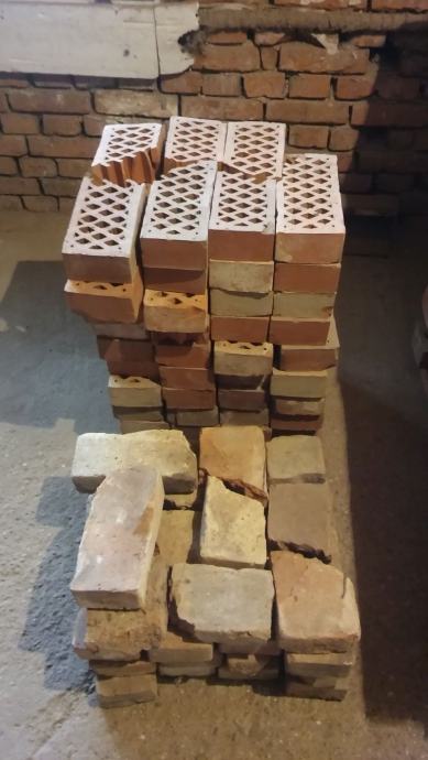 Stara opeka (cigla) puna i šuplja, odlično stanje, samo 1 kn/kom