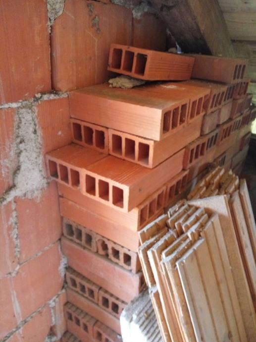 Šuplja cigla za pregradne zidove