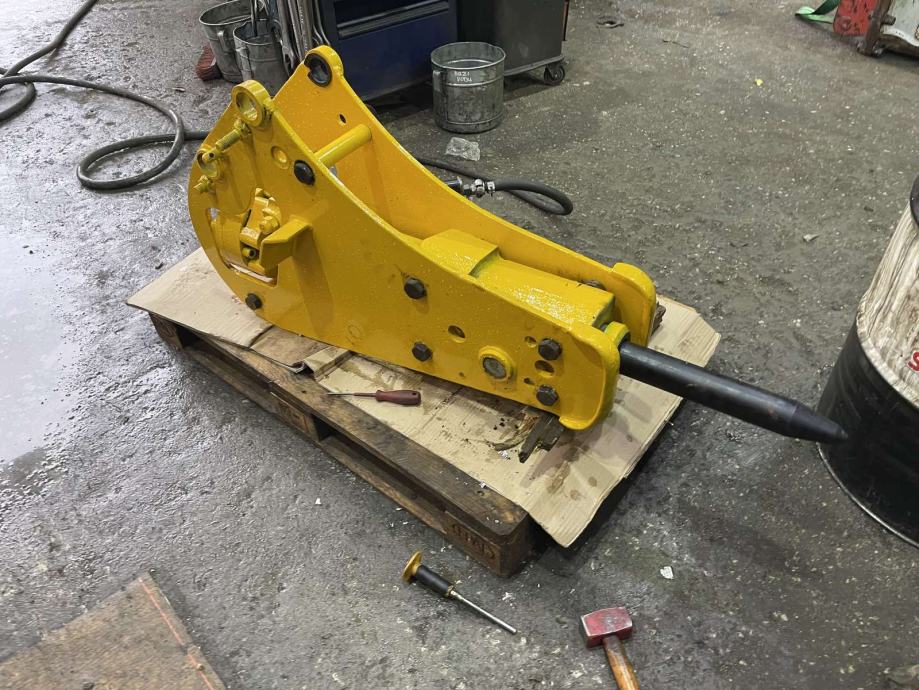 Hidraulični čekić JCB hm 260