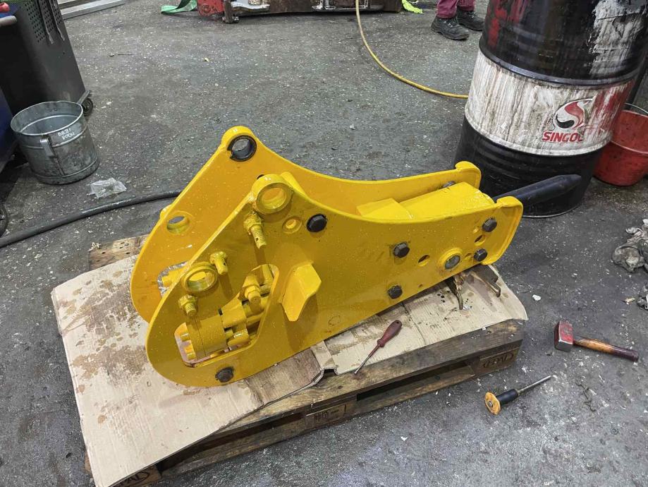 Hidraulični čekić JCB hm 260