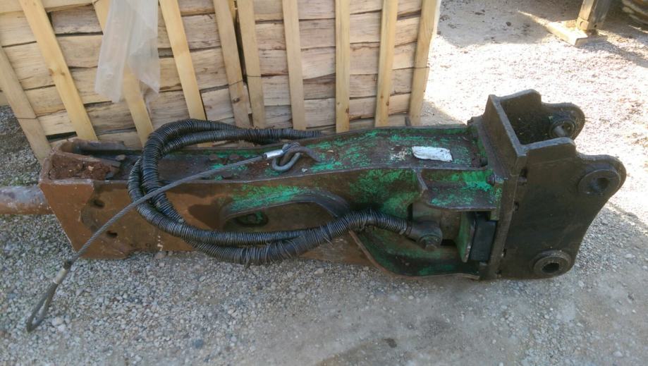montabert brm 900