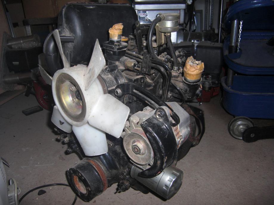 Yanmar NOVI disel motor 18 ks / 2600 Mo 2T8OU-HK