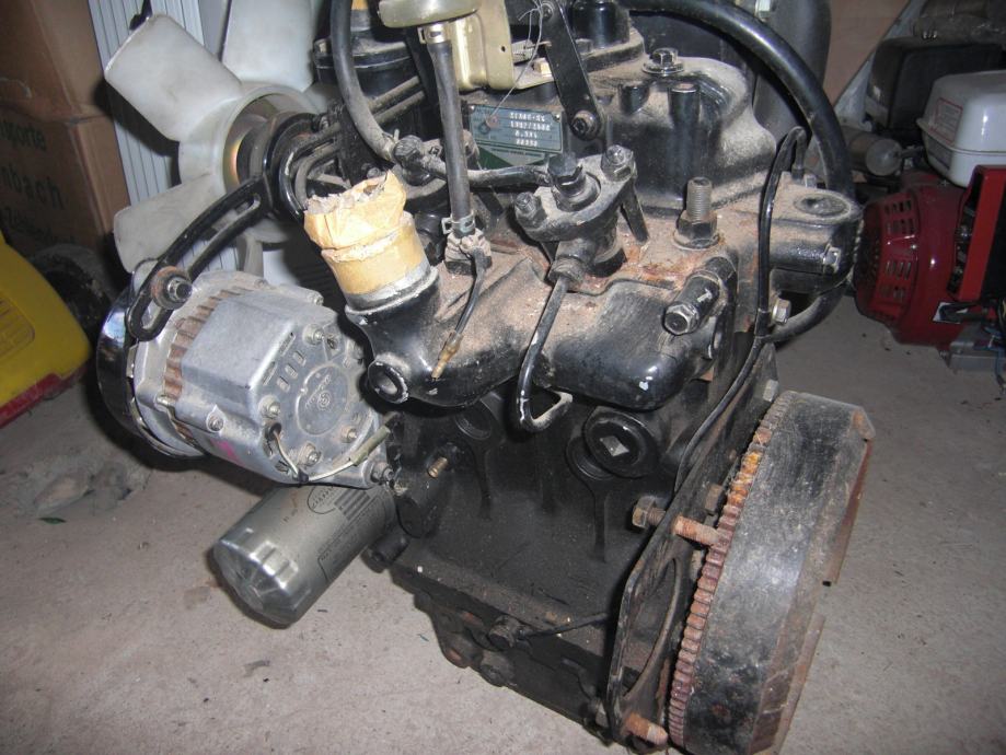 Yanmar NOVI disel motor 18 ks / 2600 Mo 2T8OU-HK