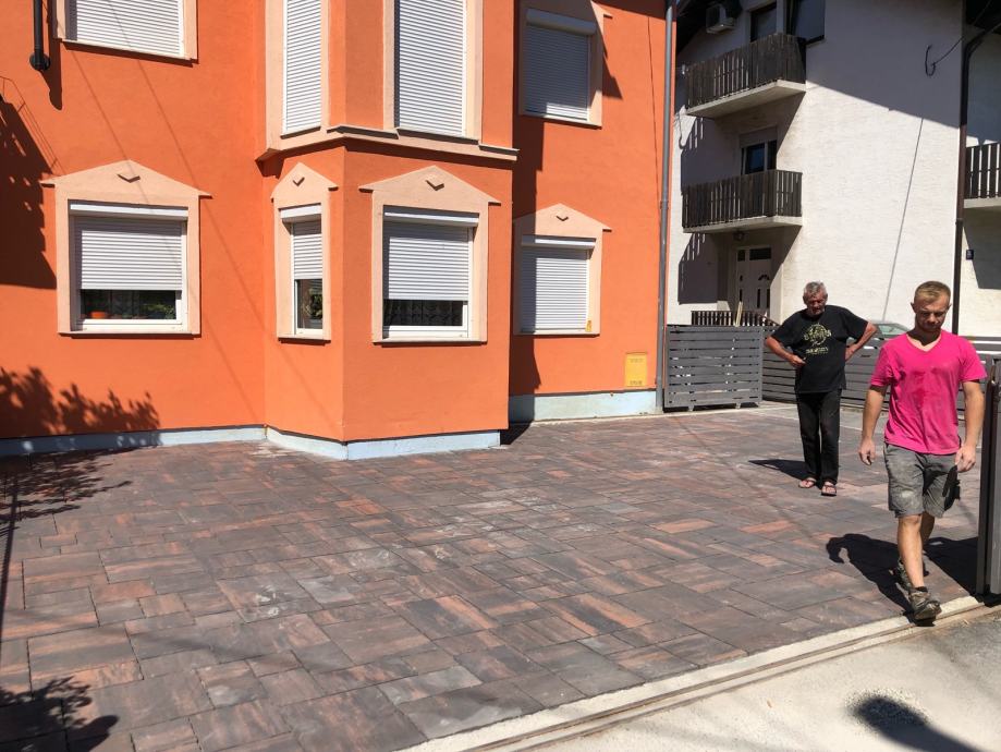 Kocka tlakavci parapeti iskopi popločavanje ugradnja