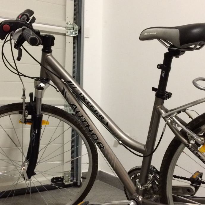 Author Integra, ženska rama, 17 veličina