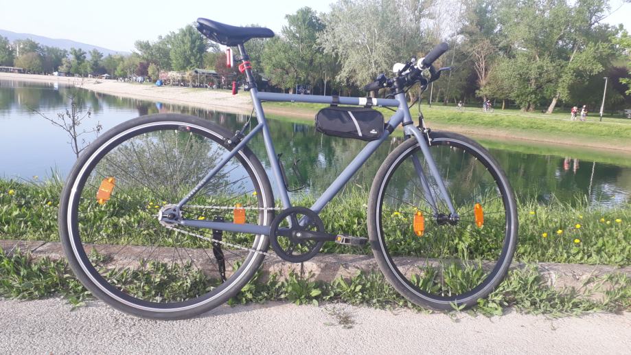 Elops 500 single speed bicikl